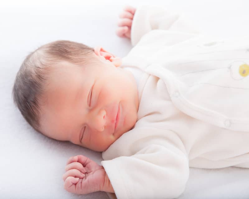 Almohada para bebés: usos, medidas y cómo hacerlas