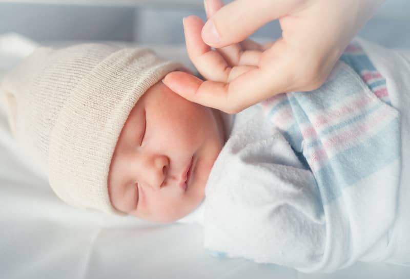 Almohada para bebés: usos, medidas y cómo hacerlas