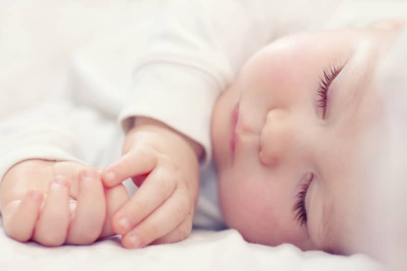 Almohada para bebés: usos, medidas y cómo hacerlas
